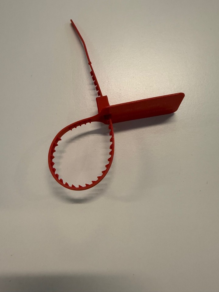 Off-White Red Zip Tie Tag 2017 C/O NIKE Original Streetwear Accessory ...