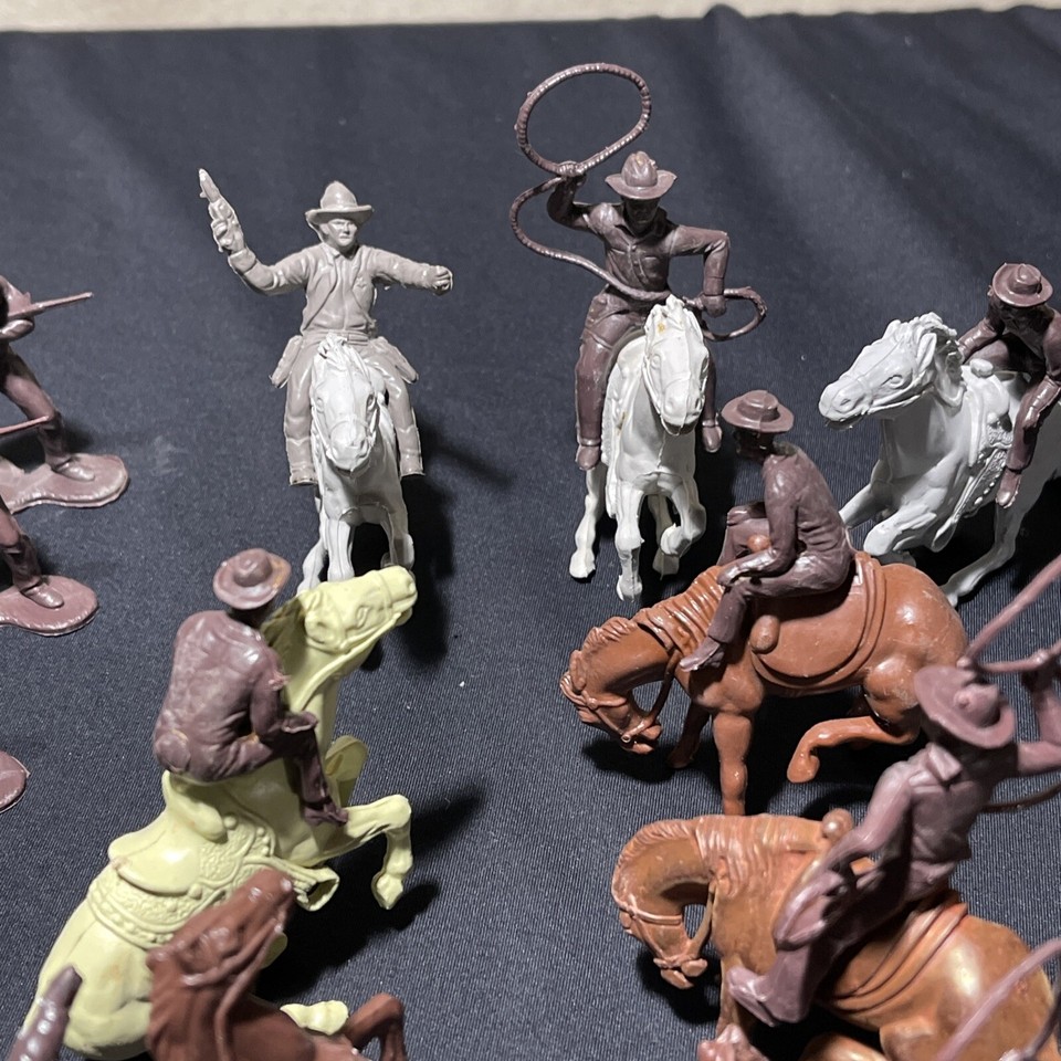 Marx original 1950's 54mm set of 30 Cowboy's different poses 14 W ...