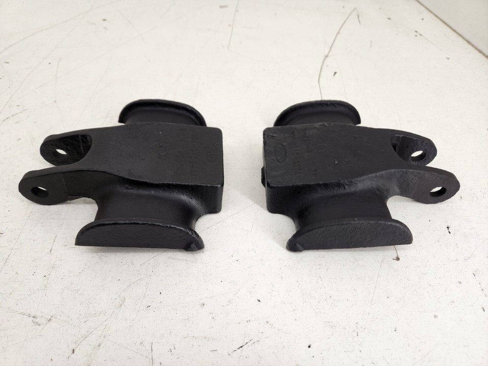 1999-04 Ford F250 F350 F450 F550 Front Axle Lower Shock Mount OEM set ...