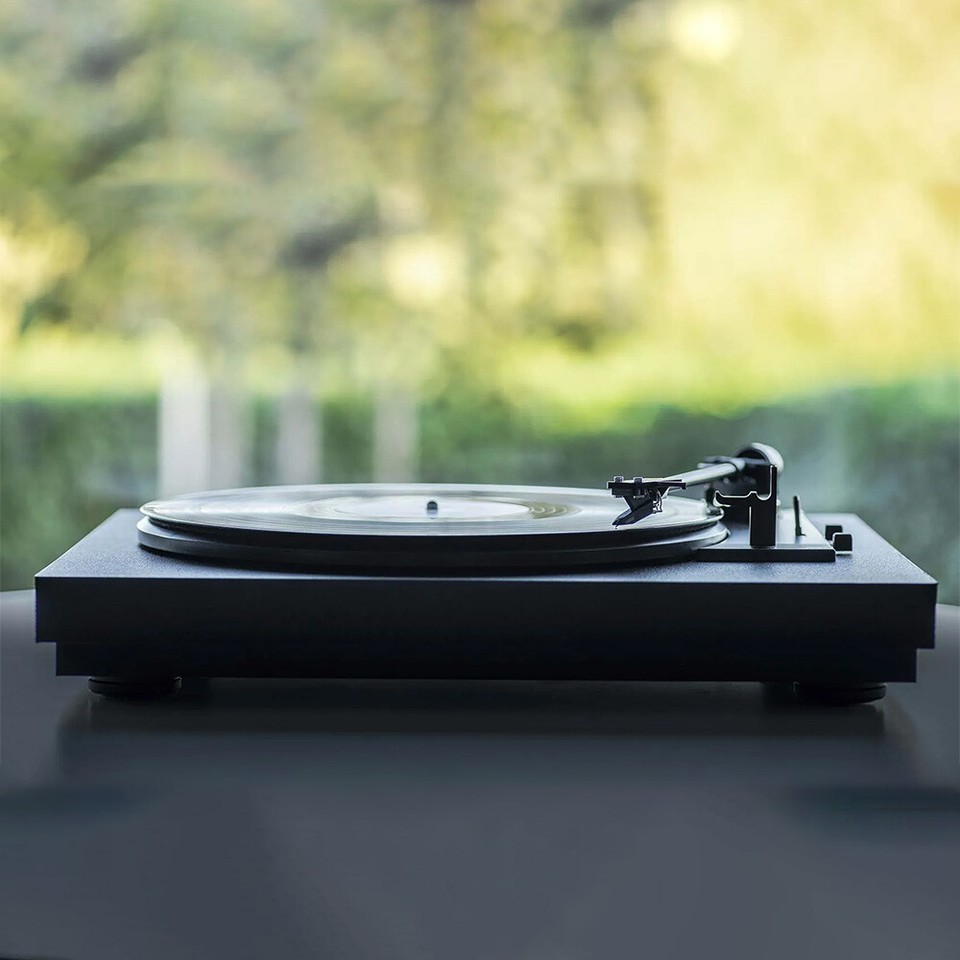 Pro-Ject Automat A1 Fully Automatic Turntable with Ortofon OM10 and ...