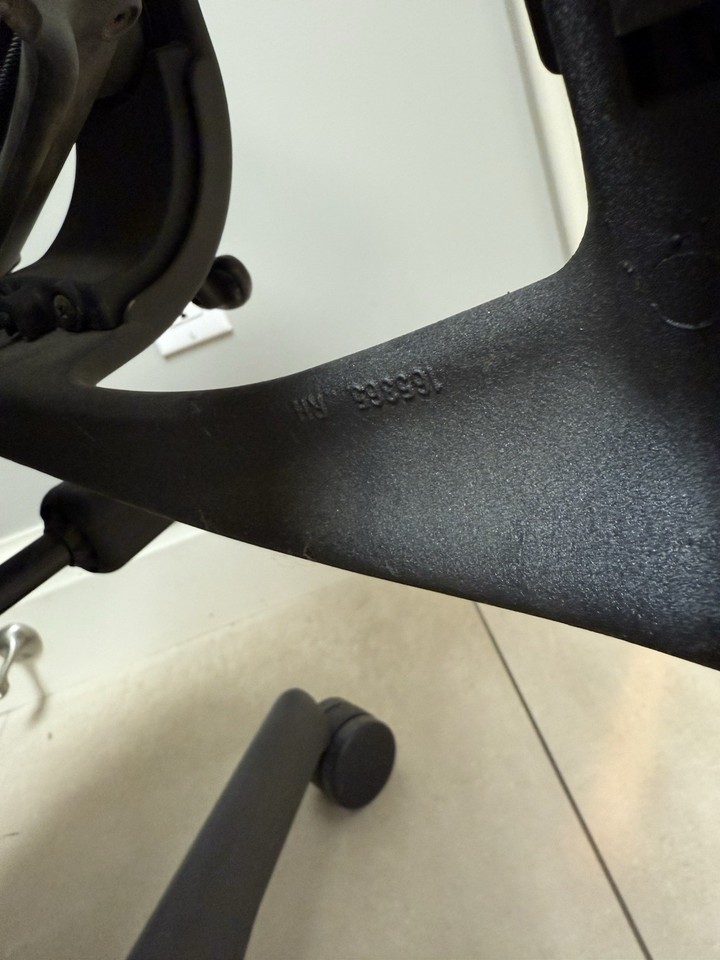 OEM Herman Miller CLASSIC AERON Arms Base / Seat With Defect PARTS Size ...