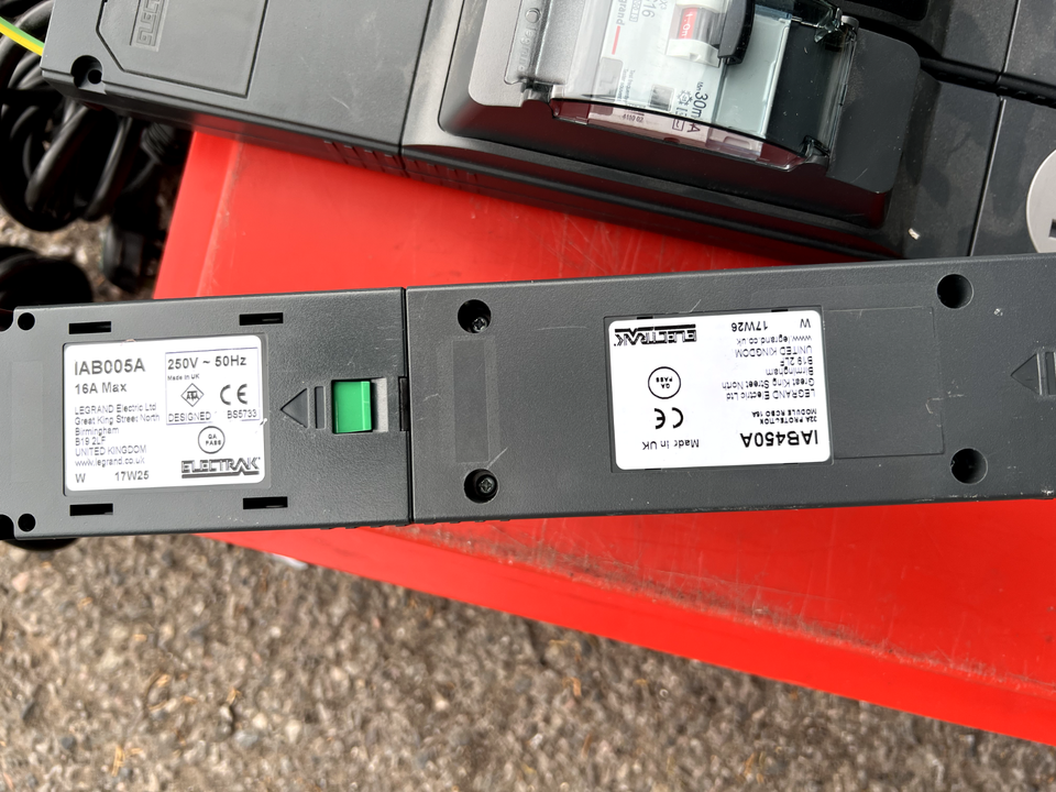 Electrak UK Plug Prot C16A RCBO IAB450A IAB005A Modular Job Lot Desk ...