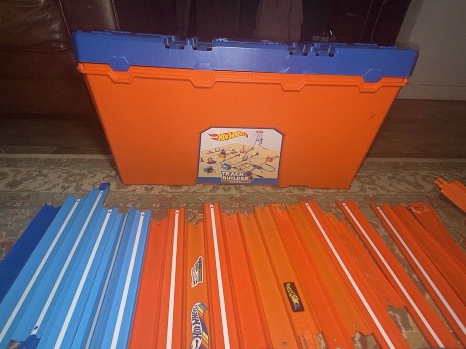 HUGE Hot Whee Track Lot Of Multiple Set Pieces Comes With Everything ...