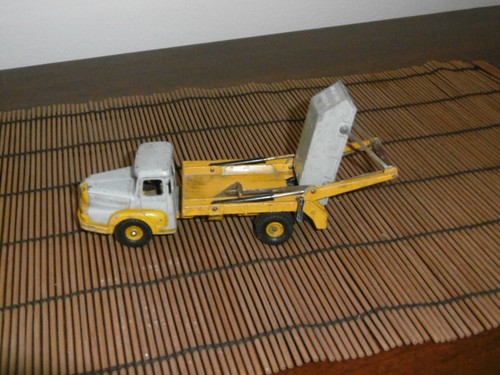 GIOCATTOLO D'EPOCA CAMION MULTIBENNE UNIC DINKY SUPERTOYS A39