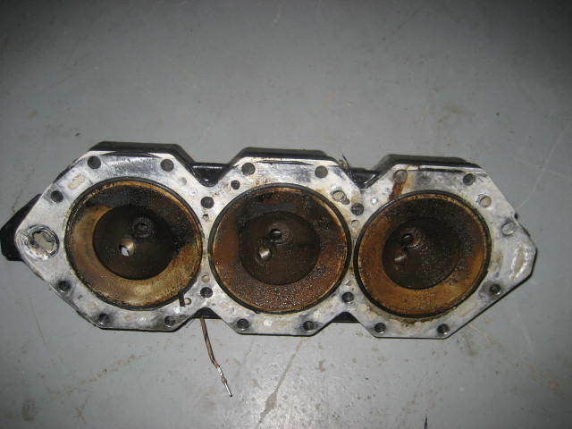 Johnson Evinrude Ficht 150 hp or 175 hp Starboard Cylinder Head 0439563 ...