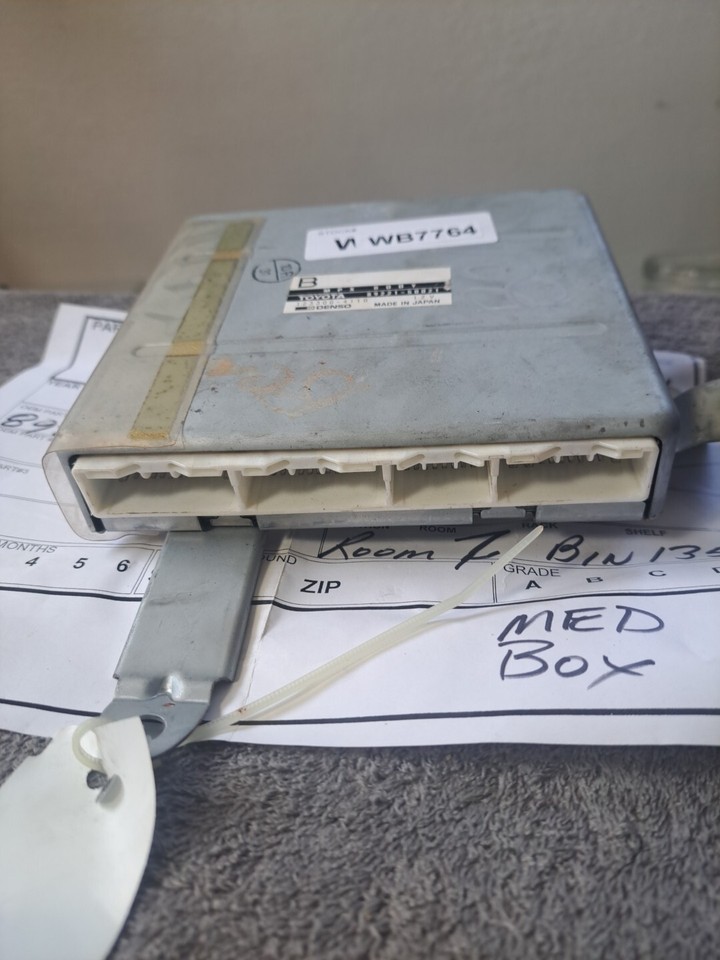 1997 Lexus LS400 Multiplex Network Body Control Module ECM ECU 89221 ...