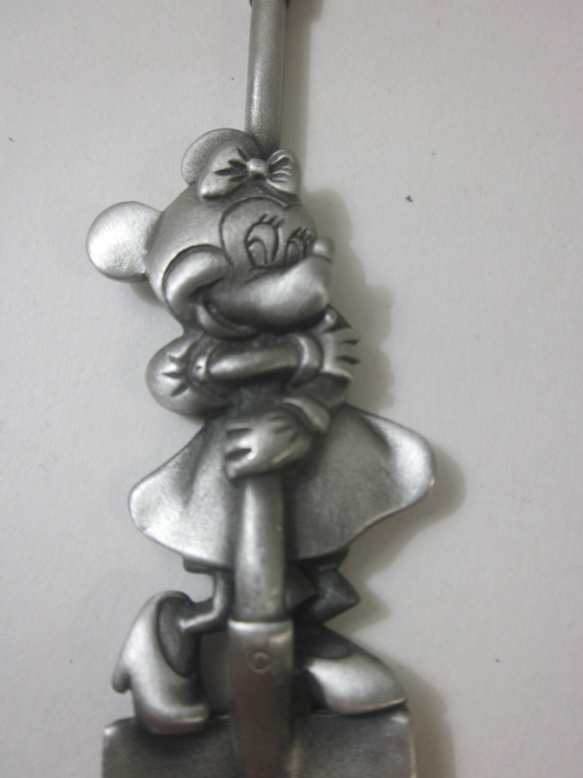 DISNEY COLLECTIBLE MINNIE MOUSE PEWTER SHOVEL SPOON - WALT DISNEY ...