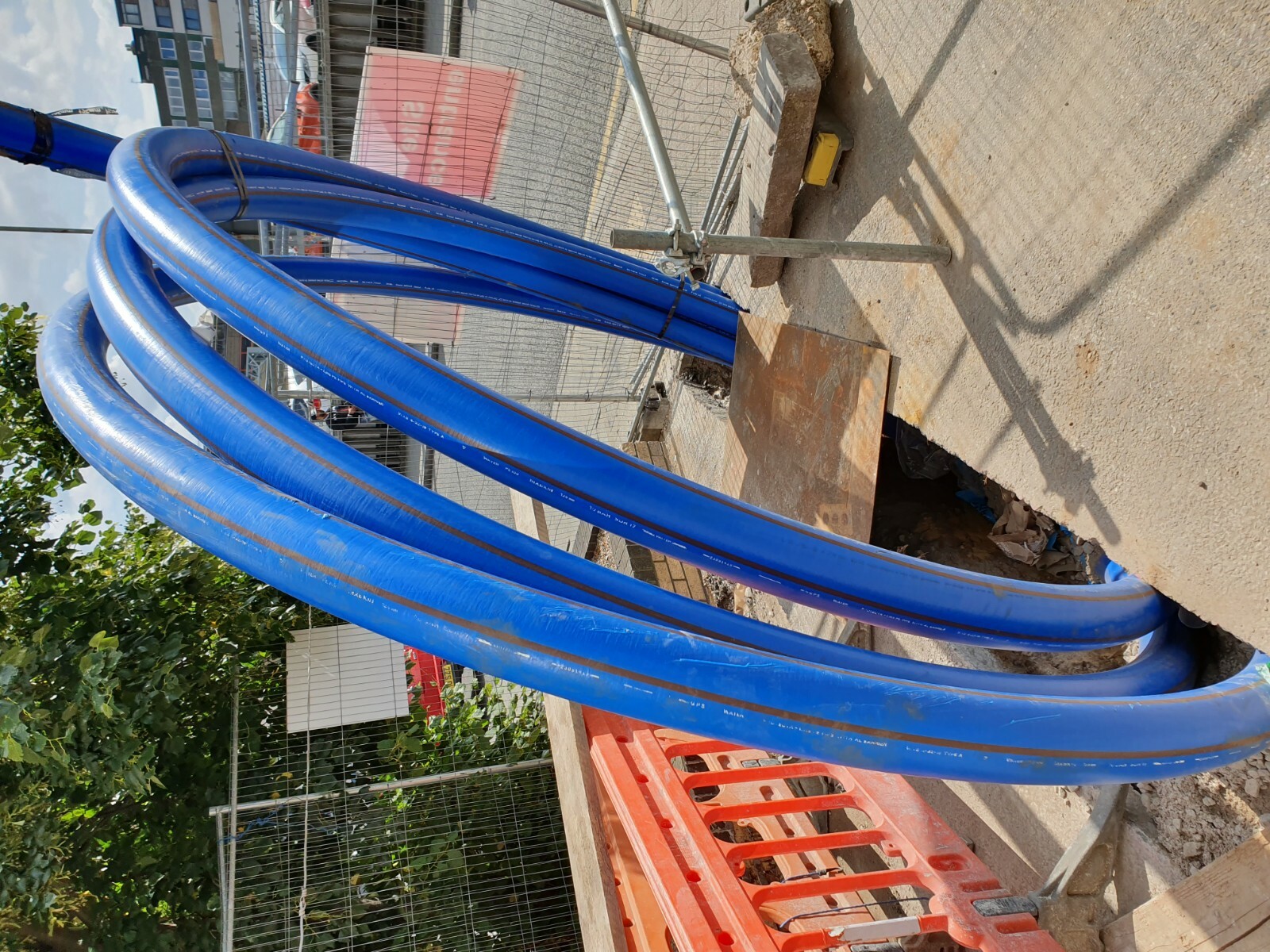125mm diameter blue water barrier pipe mains supply PE100 SDR17 ...