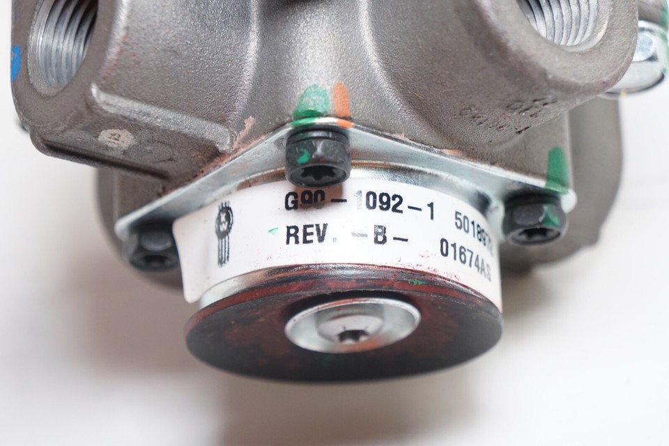 New Genuine OEM Kenworth G90-1092-1 BENDIX DUAL BRAKE FOOT VALVE ...