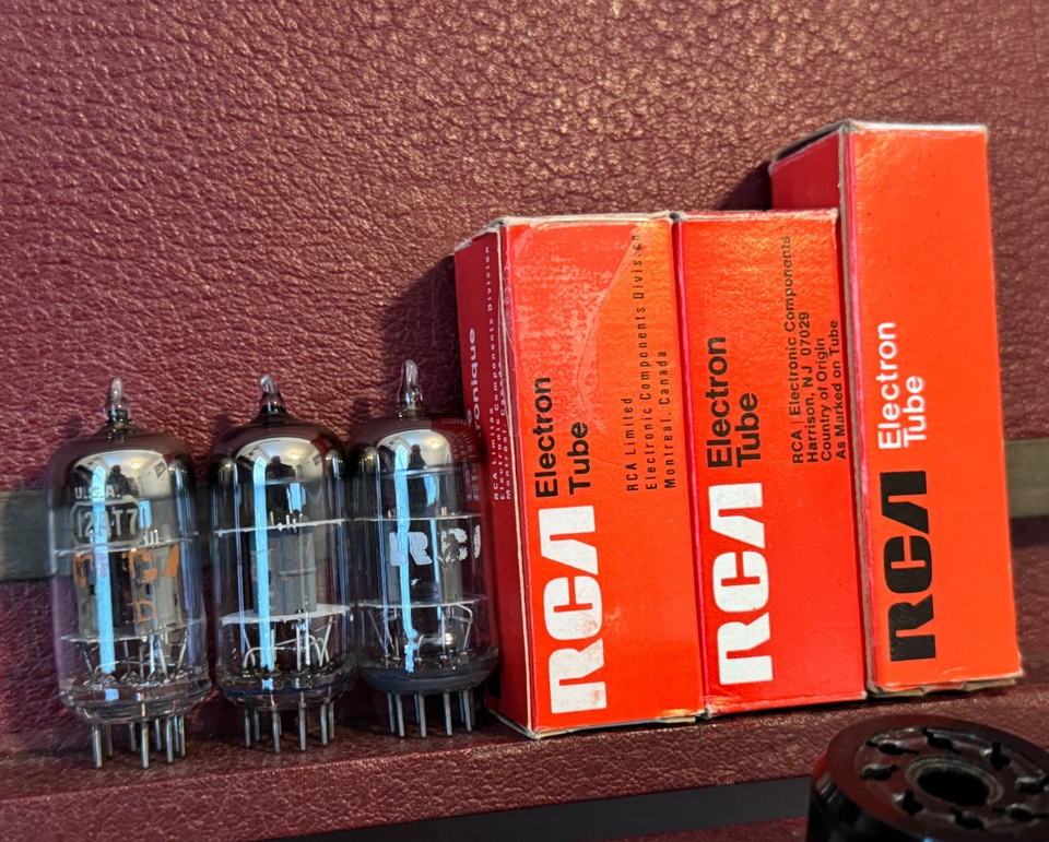 Three Vintage RCA 12AT7 / ECC81 Preamp Vacuum Tubes. All Test 100% NOS ...
