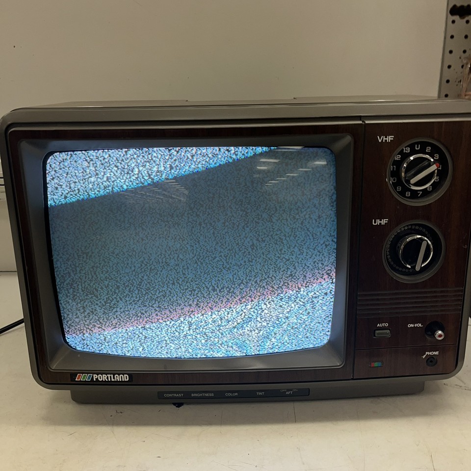 VINTAGE Portland TCK-405P Color TV 1983 13" Retro Color CRT Television ...