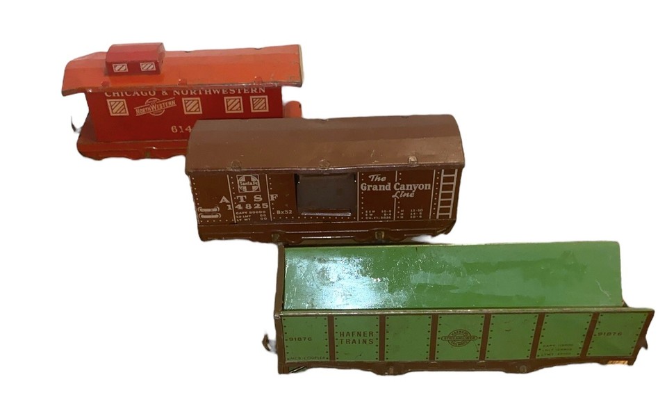 Hafner Trains Windup Locomotive 2000 4 Cars 15 Track Crosstrack Caboose ...