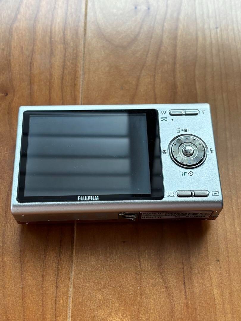 Fujifilm finepix Z200fd Compact Digital Camera 10.0MP Pixels Fujifilm finepix Z200fd Compact Digital Camera 10.0MP Pixels