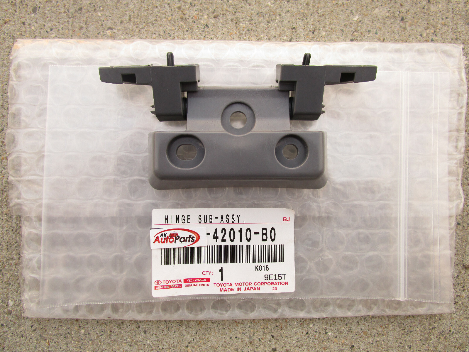 2001-2004 Toyota RAV4 4D SUV Center Console Lid Hinge | 0104RAV442010B0 ...