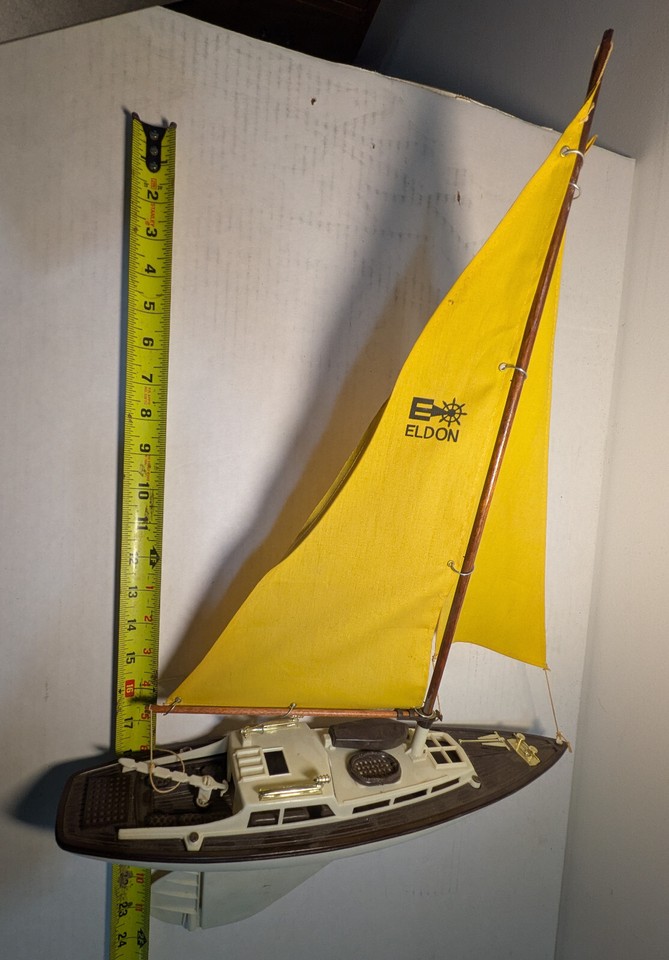 1960's VINTAGE ELDON TOY COMPANY RACING SLOOP SAIL BOAT TOY | eBay