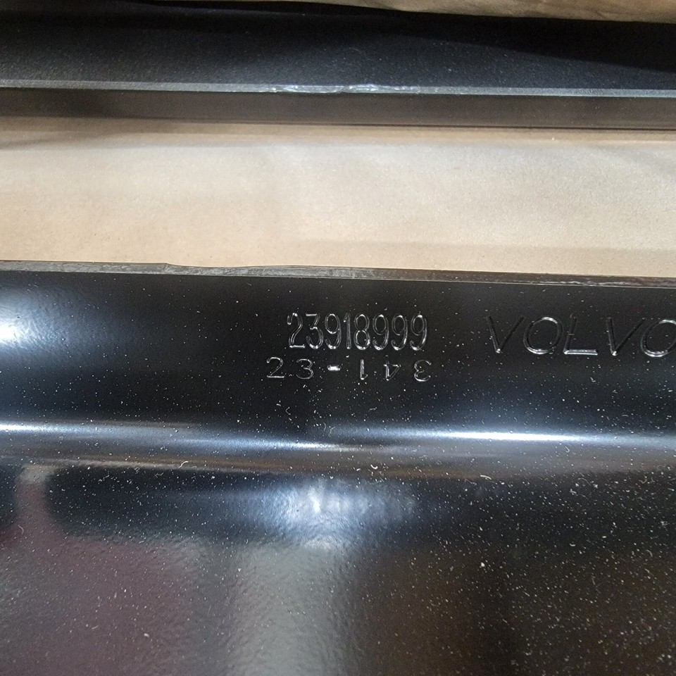 Volvo Black Front Bumper - 23918999 | eBay