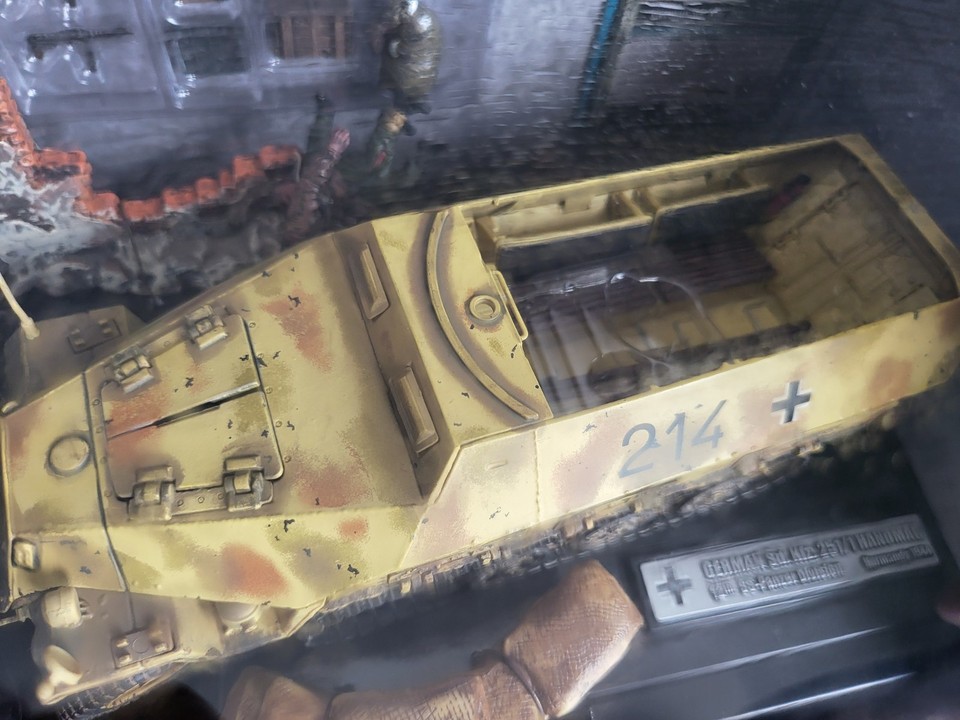 forces of valor 1:32 Scale; Set #81310; German SD. Kfz. 251/1 Hanomag ...