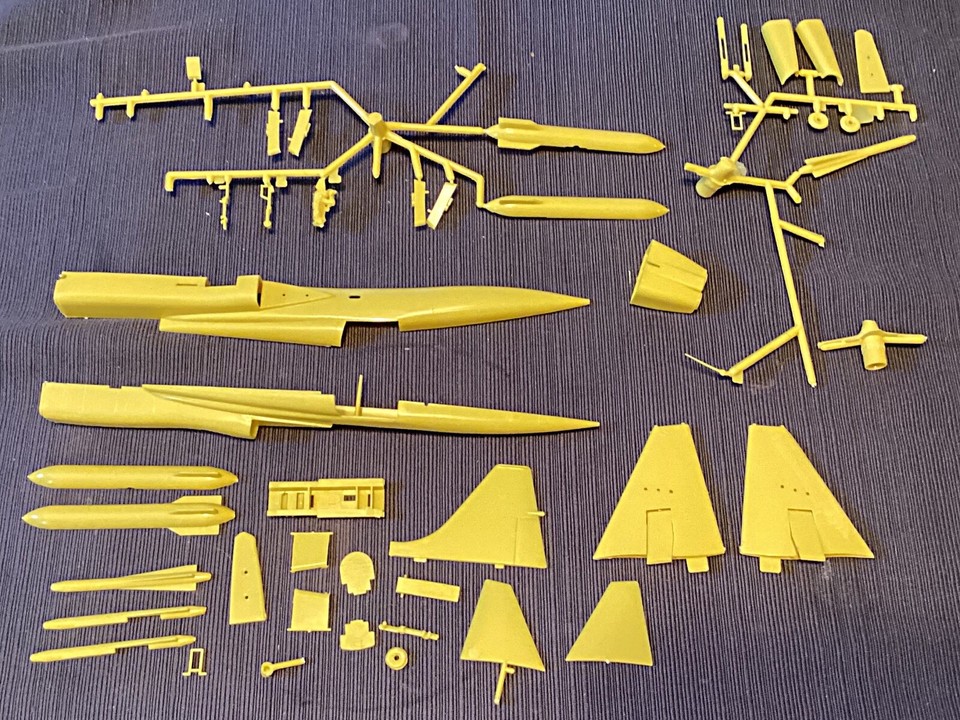 Ringo Toy Corp. C-546/100 N-156 Jet Fighter Model Kit | eBay