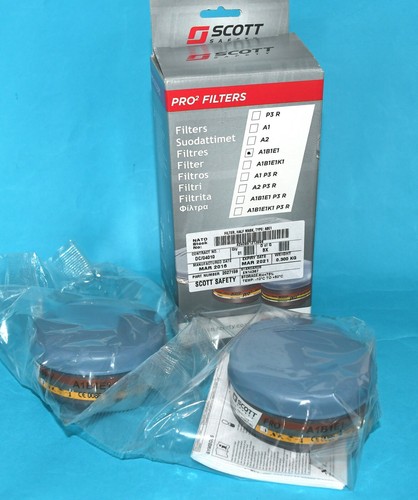 SCOTT SAFETY INDUSTRIES PAIR OF SEALED AND UNUSED PRO-2 BOXED A1B1E1 ...