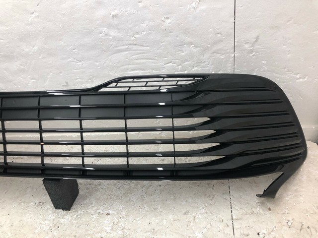 2018 - 2020 Toyota Camry XLE Lower Bumper Grille Grill OEM 53113-06010 ...