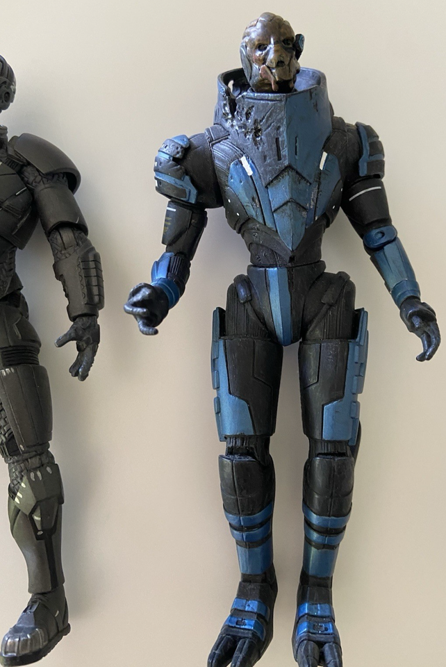 Mass Effect 2/3 x 2 Figures Commander Shepard & GARRUS VAKARIAN as ...