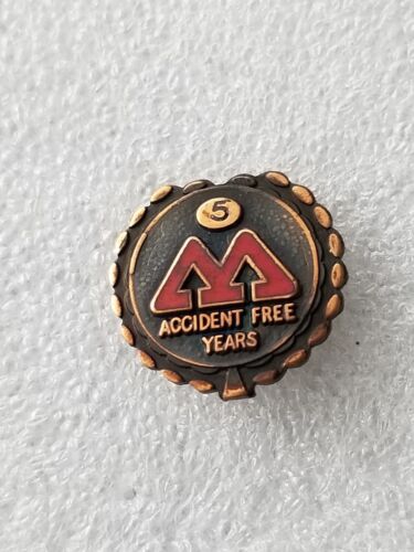 MACMILLAN BLOEDEL 5 ACCIDENT FREE YEARS PIN. | eBay