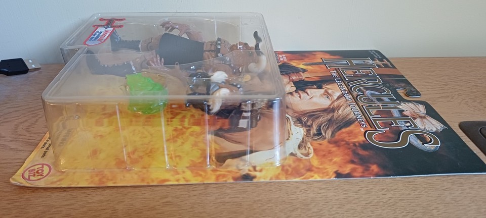 Hercules The Legendary Journeys: MINOTAUR Toybiz TV Action Figure 1995 ...