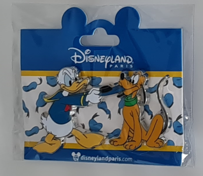 Pluto Eating Breakfast With Character At The Garden Grill