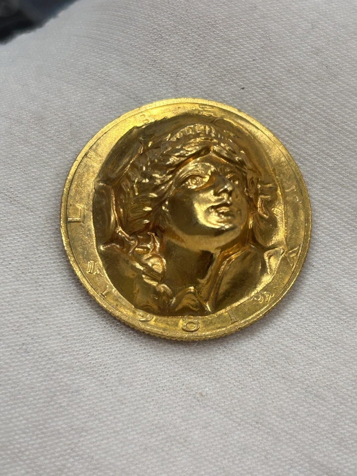 1981 Golden Kennedy Half Dollar 50C Pop Out Lady Liberty 3D Repousse ...