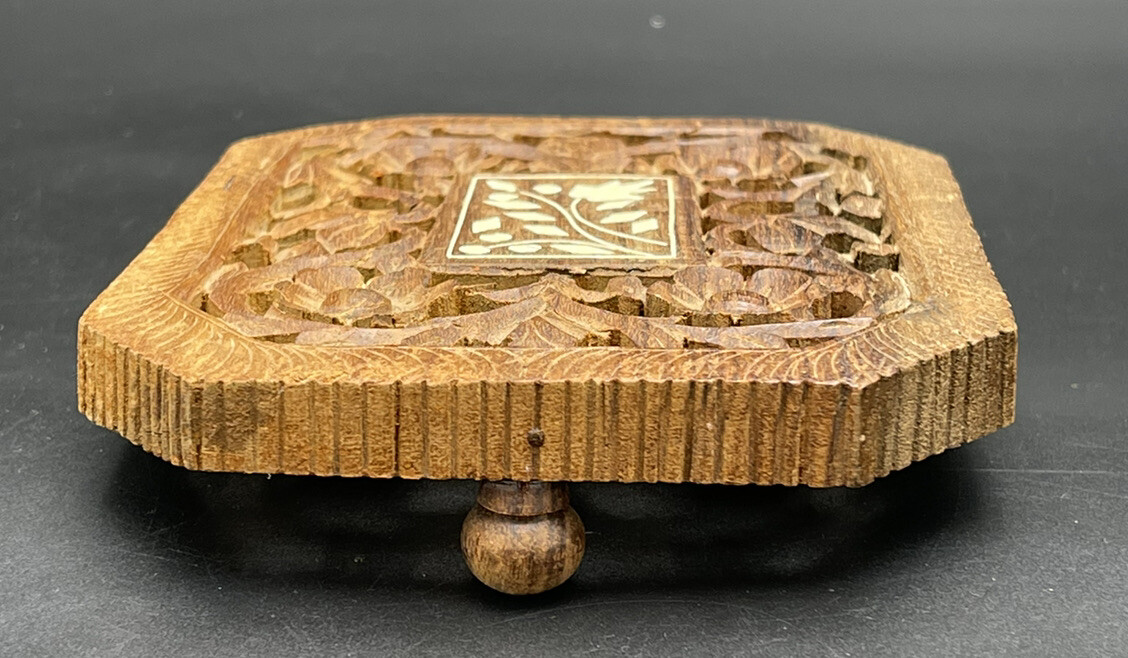 Vintage Brown Carved Wood Trivet with White Inlaid Flower 6" x 4.5" x 1 ...