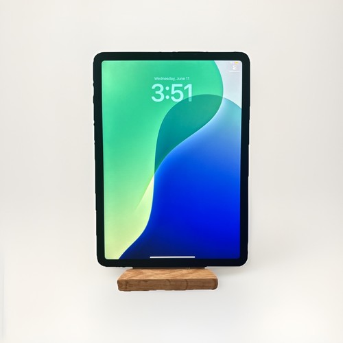 iPad Air 5th Gen A2588 256GB WiFi 194252796757| eBay