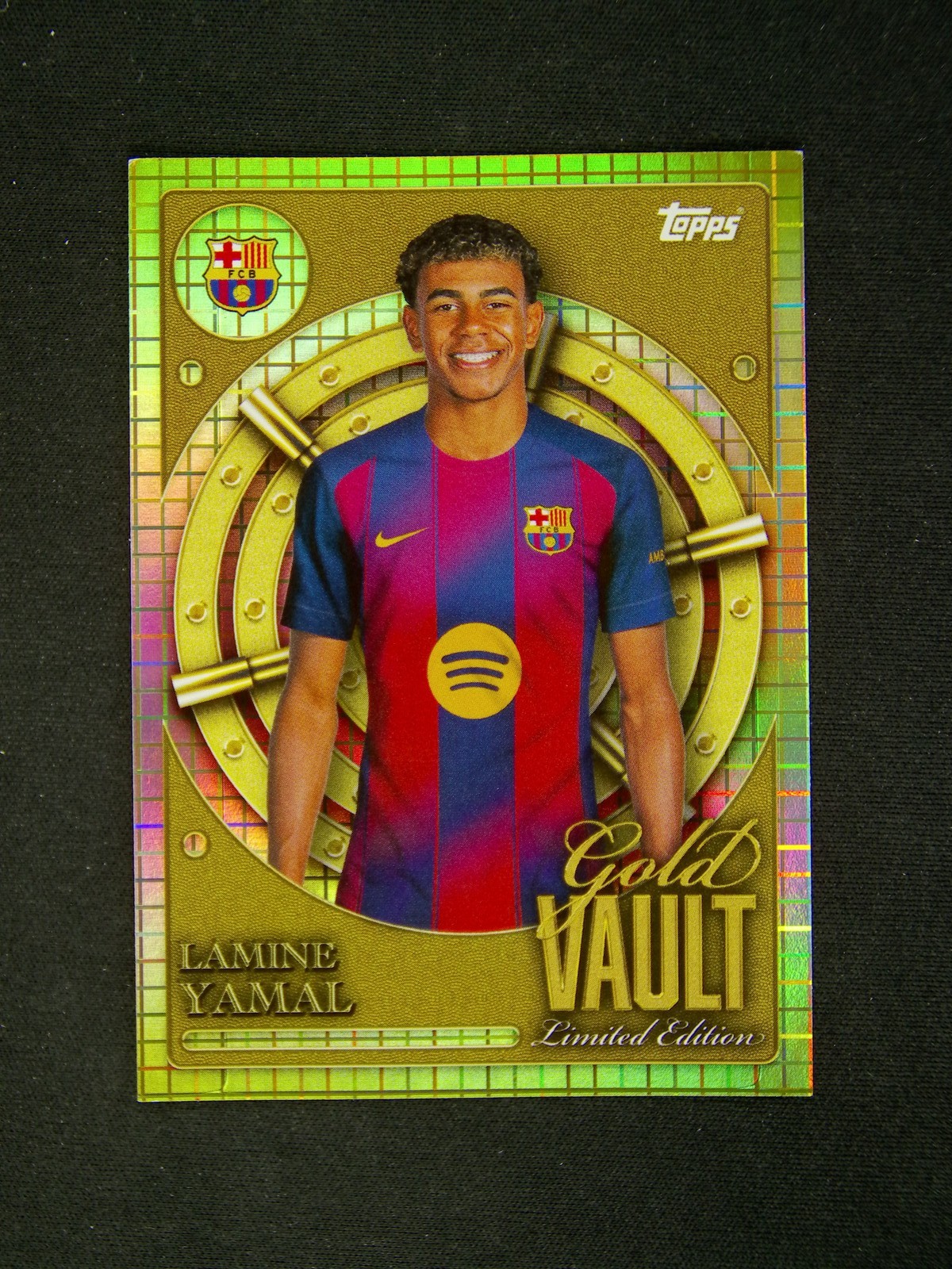 2025-26 Topps FC Barcelona Collector Tin Lamine Yamal Gold