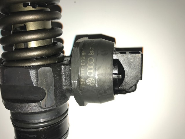 2004-06 VW Mk4 TDI Bew Set of 4 PD Fuel Injectors 038130073BF Jetta ...