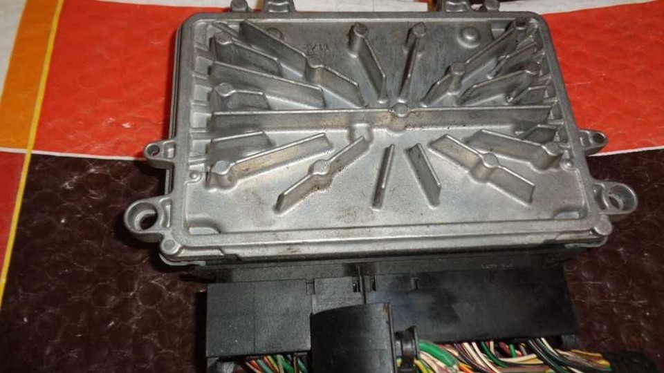 2007-2013 VOLVO C30 ENGINE ECM ELECTRONIC CONTROL MODULE 30650454 ...