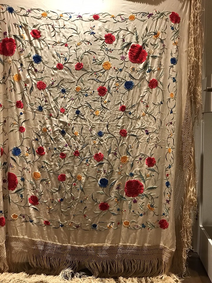 Huge Antique Chinese Silk Hand Embroidered Piano Shawl 1920's cream ...