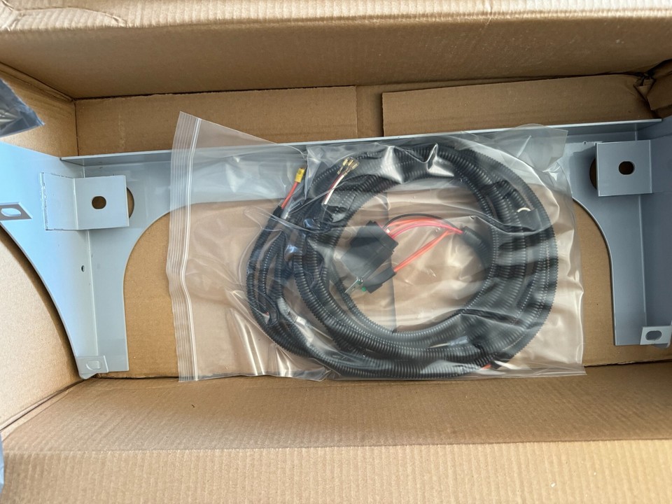 5200022871 - Red Dot AC Unit 12v Rooftop Mount R-6100-4P Kit | eBay