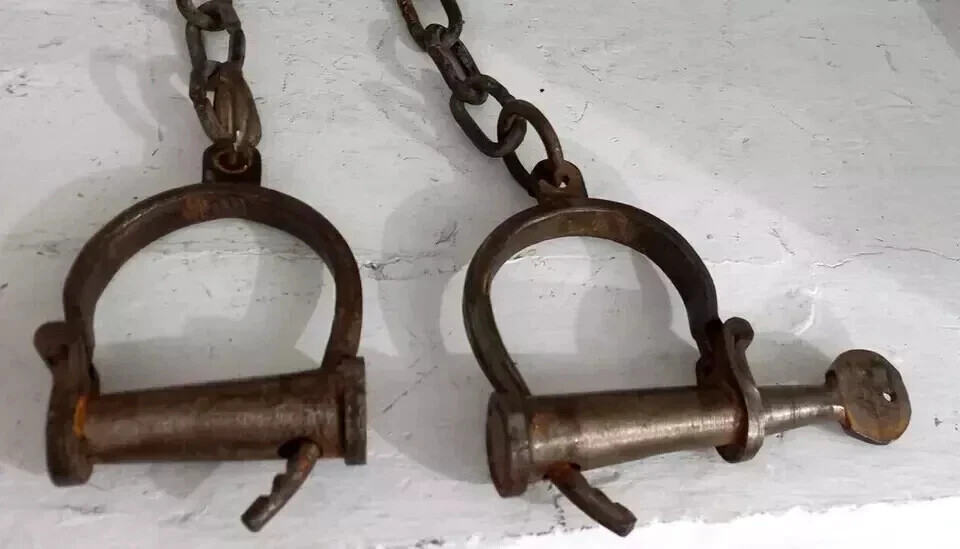 2 key Iron Handcuff Antique Handcrafted Rare Neck Leg & Hand Shackles ...