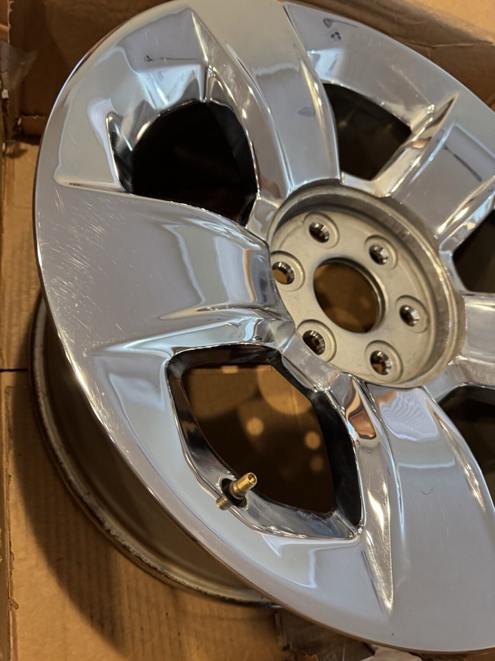 Chevrolet Silverado Tahoe Suburban Chrome Wheel OEM 20 inch RD2 ...
