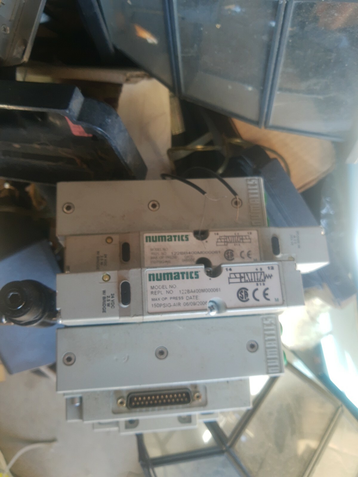 LOT of Numatics Solenoid Pneumatic Valve Bank connector 122BA400M000061 ...