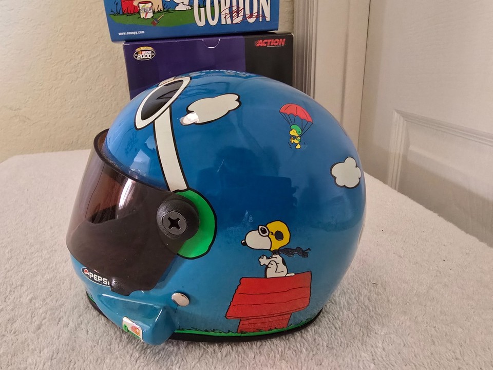 Jeff Gordon Snoopy Peanuts Dupont Signed 1:2 scale Helmet Limited ...