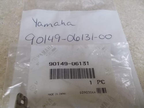 NOS OEM Yamaha Special Shape Screw 1976-2015 RD400 WR250 90149-06131-00 ...