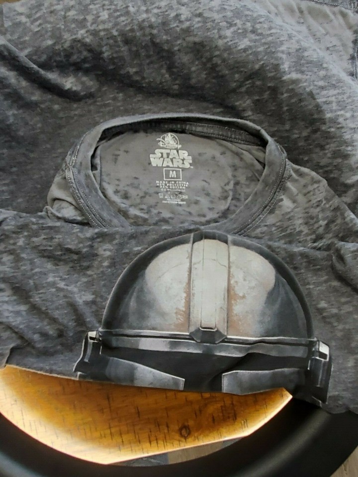 Disney Parks The Mandalorian Helmet Star Wars T-Shirt Medium New | eBay