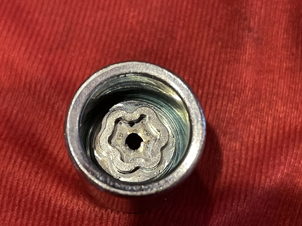 GENUINE MCGARD WHEEL LOCK KEY 046155 FITS HONDA GRAY "READ ENTIRE ...