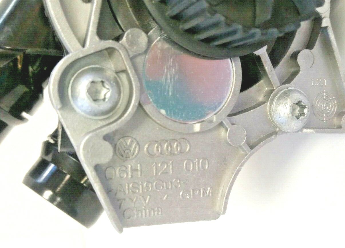 1 OEM VOLKSWAGEN VW/AUDI ENGINE WATER PUMP 06H121010 06H 121 010 | eBay