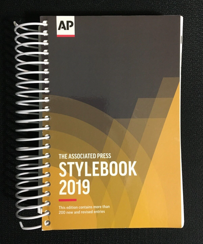 The Associated Press STYLEBOOK 2019 and Briefing on Media Law PB ...