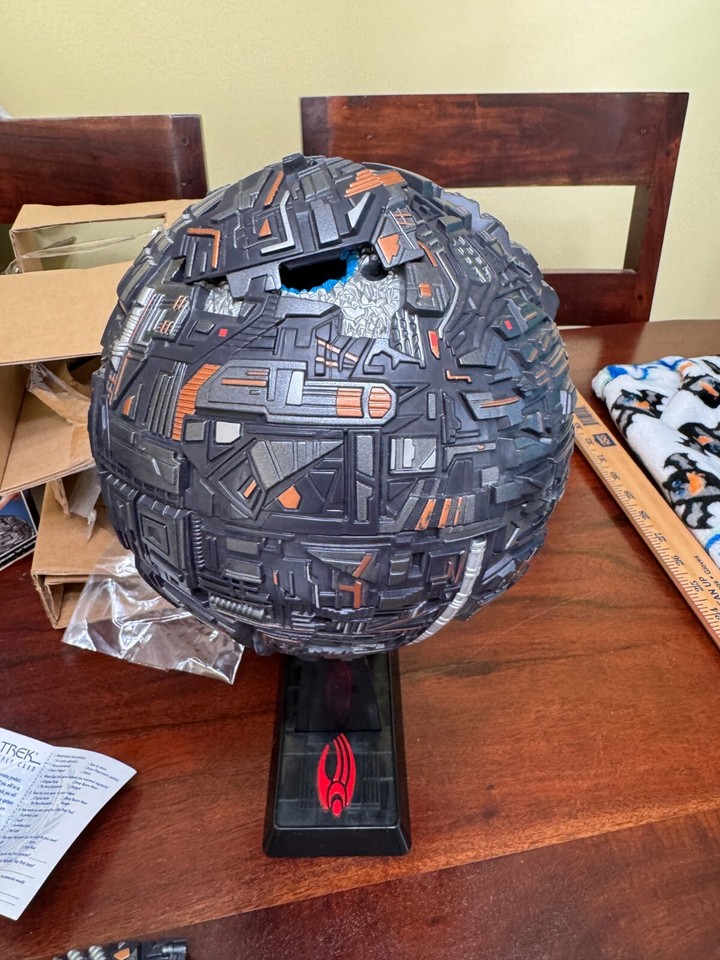 STAR TREK BORG SHIP MODEL WITH ORIGINAL PACKAGING AND BOX- TOY | eBay