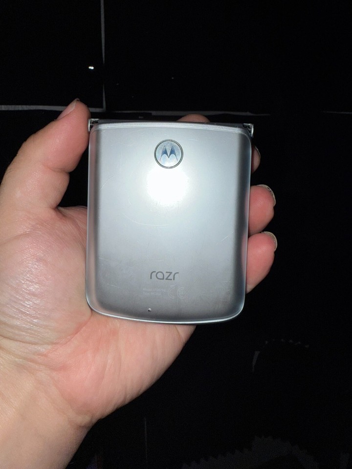 Motorola 2020 Razr 5g - 256GB (Unlocked) Silver - Average Condition | eBay