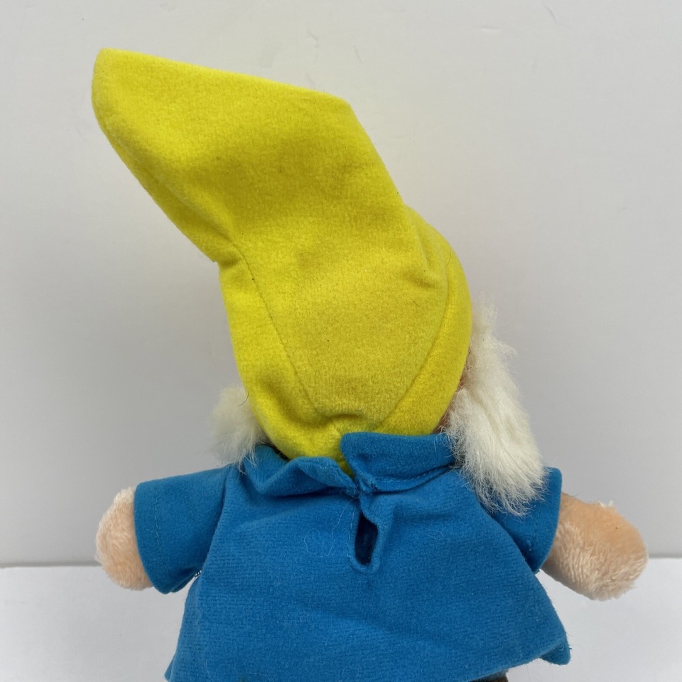 Walt Disney's Snow White and the Seven Dwarfs Doc Plush Disneyland ...