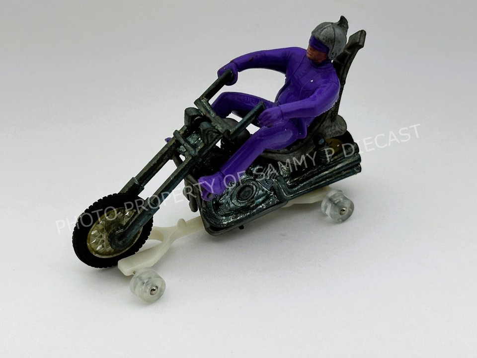 Hot Wheels Redline Rrrumblers DEVILS DUECE RARE SILVER Purple Fin Very ...