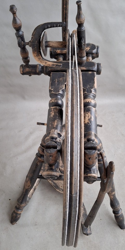ANTIQUE UNIQUE Rare WORKING SPINNING WHEEL is complete / 1899 | eBay